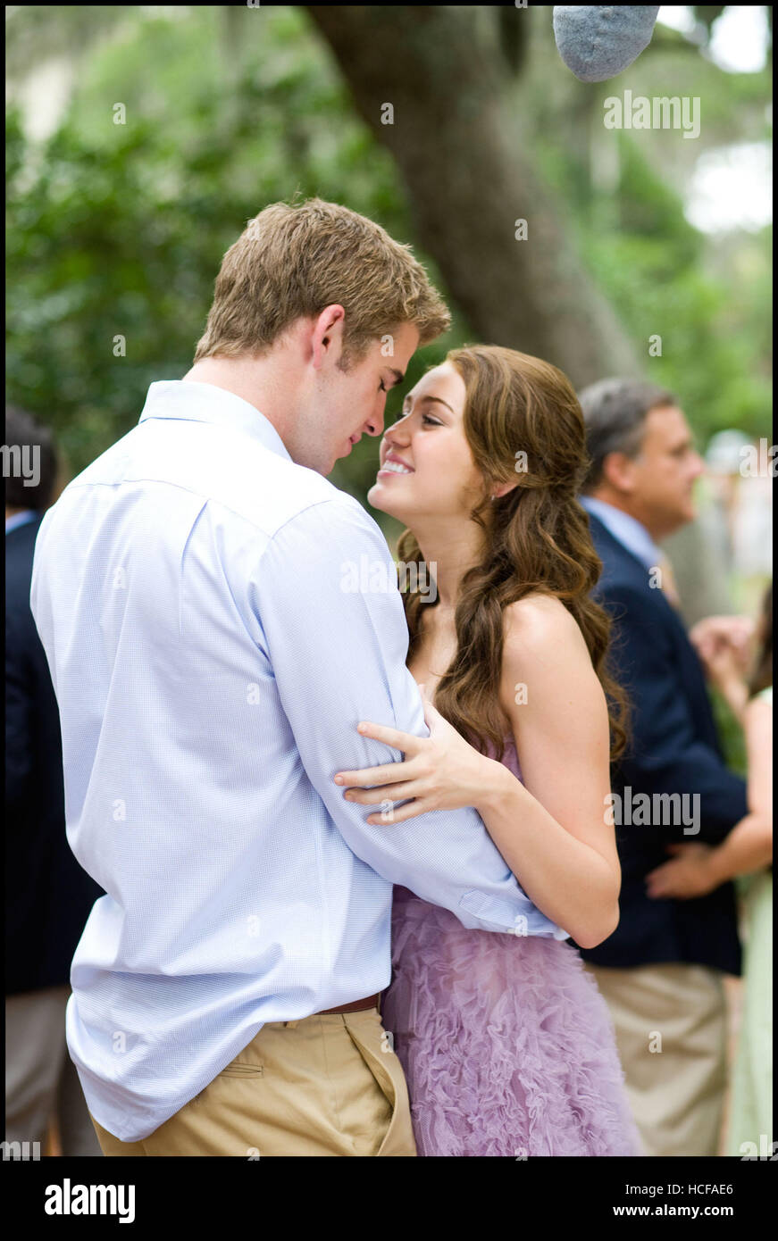 THE LAST SONG, from left: Liam Hemsworth, Miley Cyrus, 2010. Ph: Sam ...