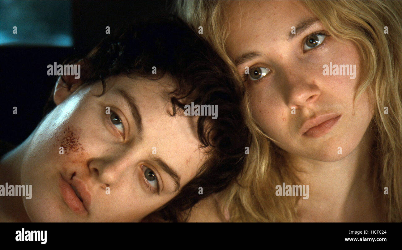 JACK AND DIANE, from left: Riley Keough, Juno Temple, 2012. ©Magnolia ...