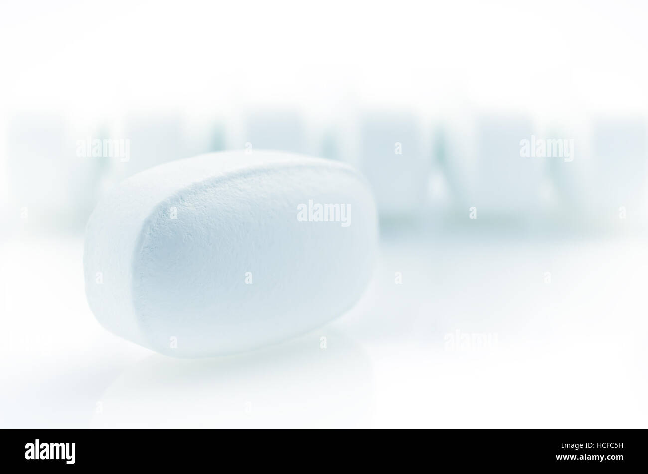 White Medicine Antibiotic Pills Stock Photo - Alamy