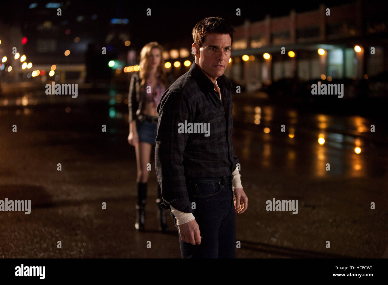 JACK REACHER, from left: Alexia Fast, Tom Cruise, 2012. ph: Karen ...