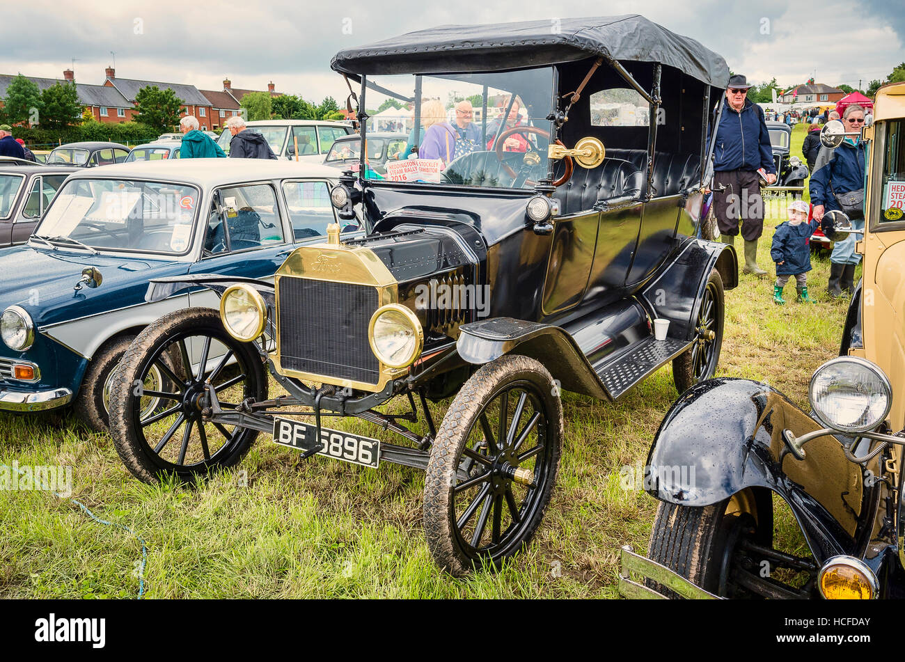 100 model hi-res stock photography and images - Alamy