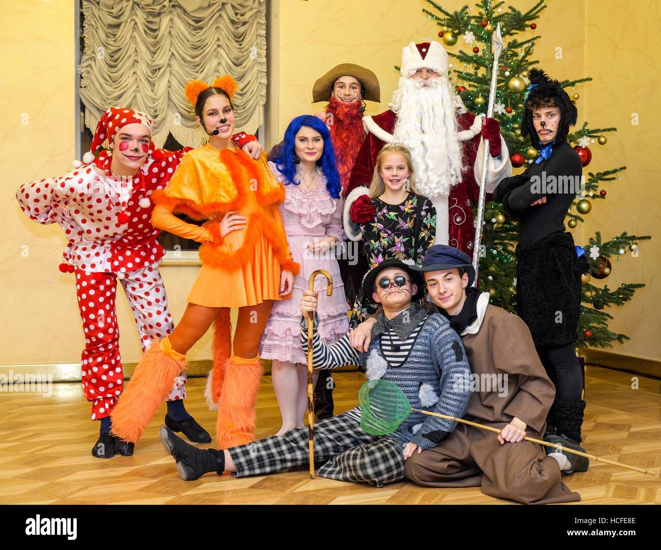 Child actors hi-res stock photography and images - Alamy