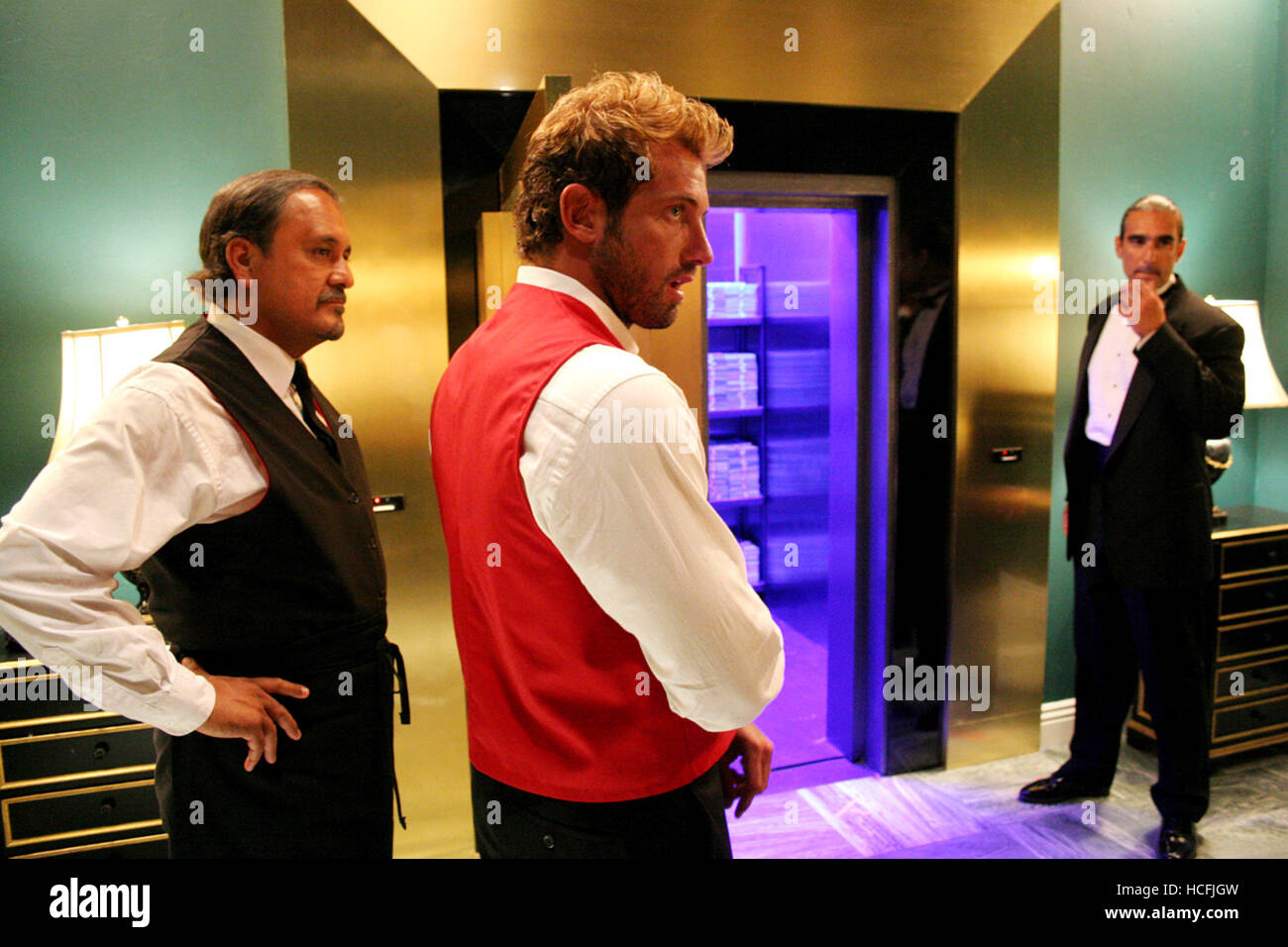 LADRON QUE ROBA A LADRON, Gabriel Soto (center), Miguel Varoni (right ...