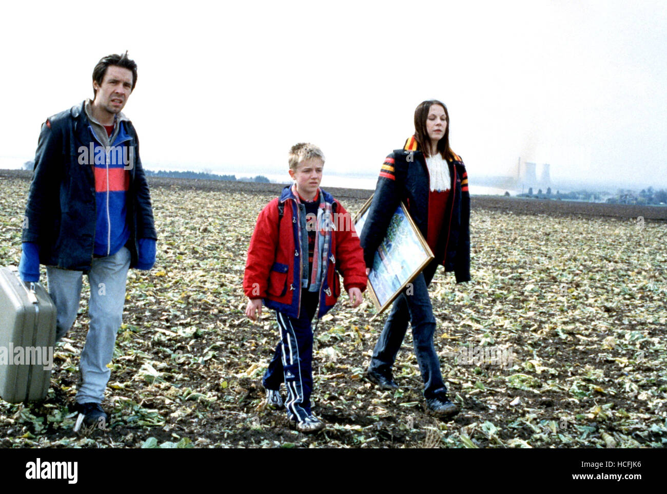 THE LAST RESORT, Paddy Considine, Artyom Strelnikov, Dina Korzun, 2000 ...