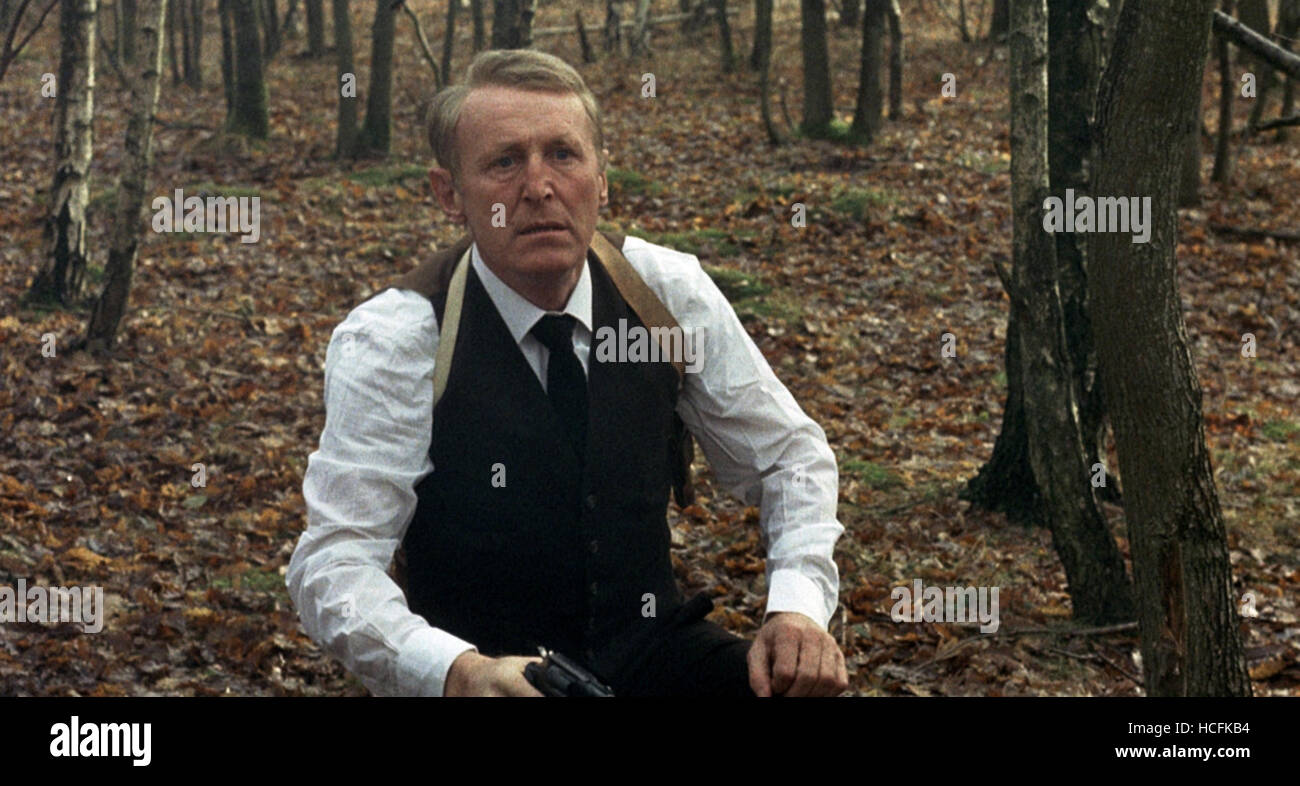 LE CERCLE ROUGE, (aka THE RED CIRCLE), Andre Bourvil, 1970 Stock Photo ...