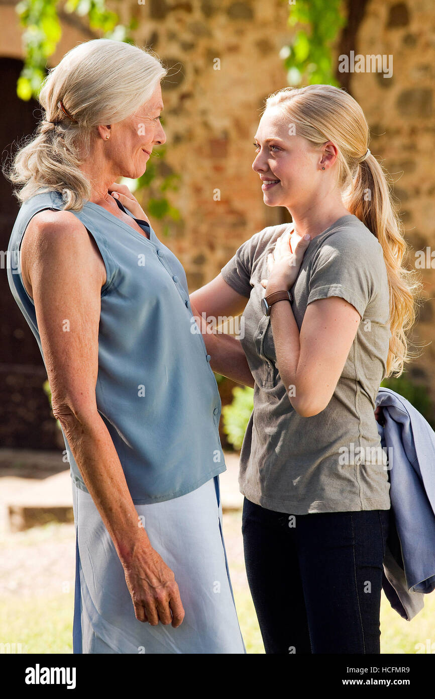 LETTERS TO JULIET, from left: Vanessa Redgrave, Amanda Seyfried, 2010 ...