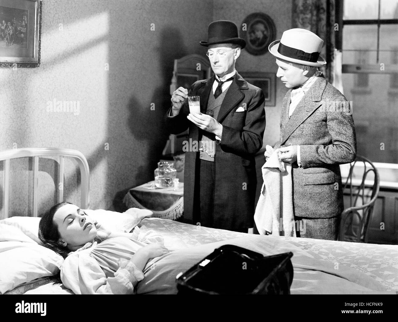 LIMELIGHT, from left: Claire Bloom, Wheeler Dryden, Charlie Chaplin ...