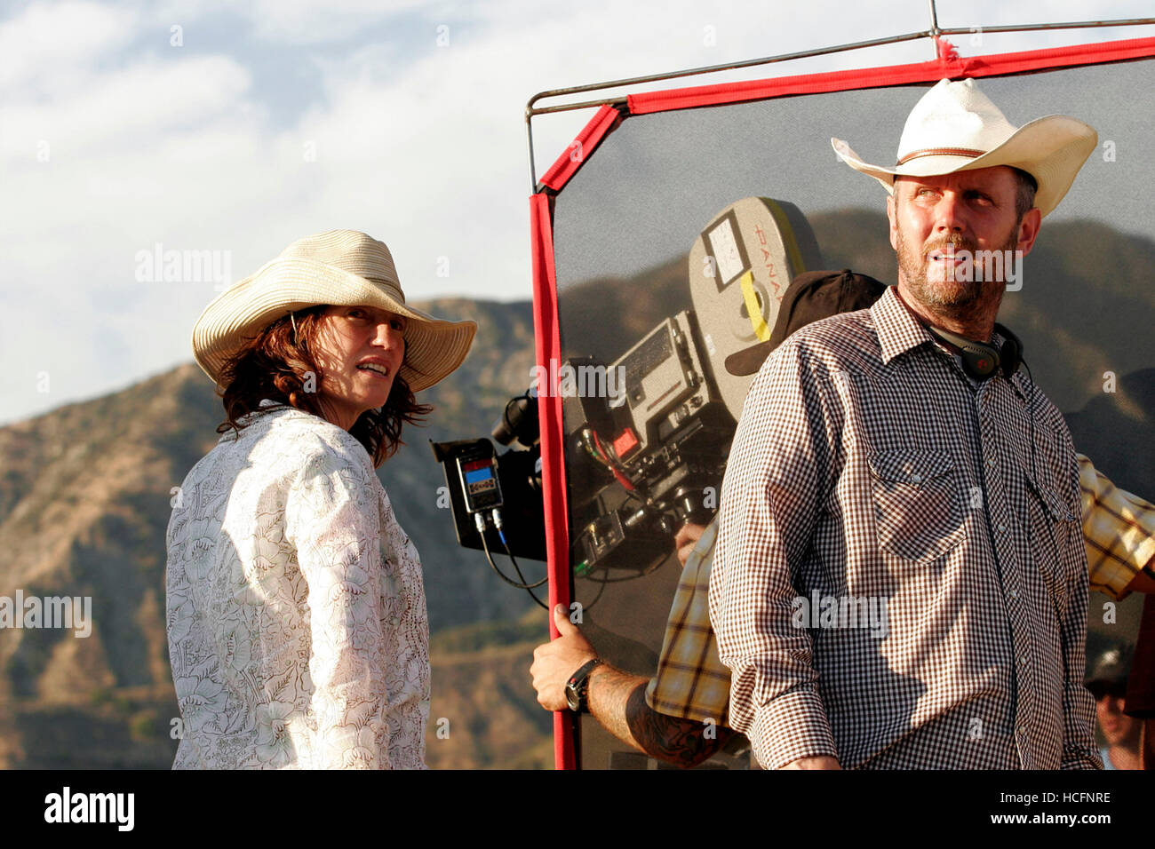 LITTLE MISS SUNSHINE, directors Valerie Faris, Jonathan Dayton, on set, 2006. ©Fox Searchlight ...
