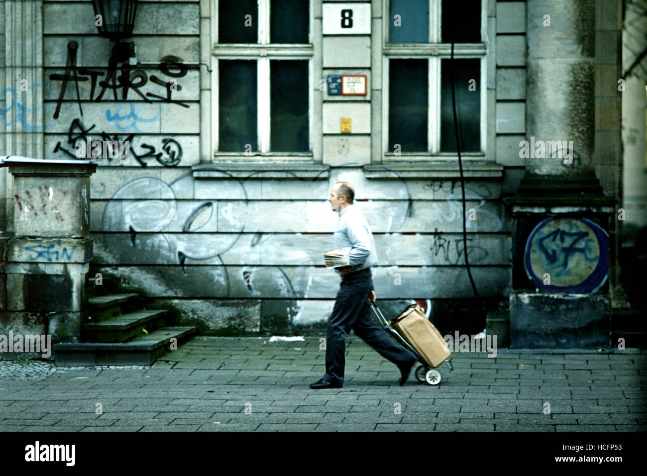 THE LIVES OF OTHERS, (aka DAS LEBEN DER ANDEREN), Thomas Thieme, 2006 ...