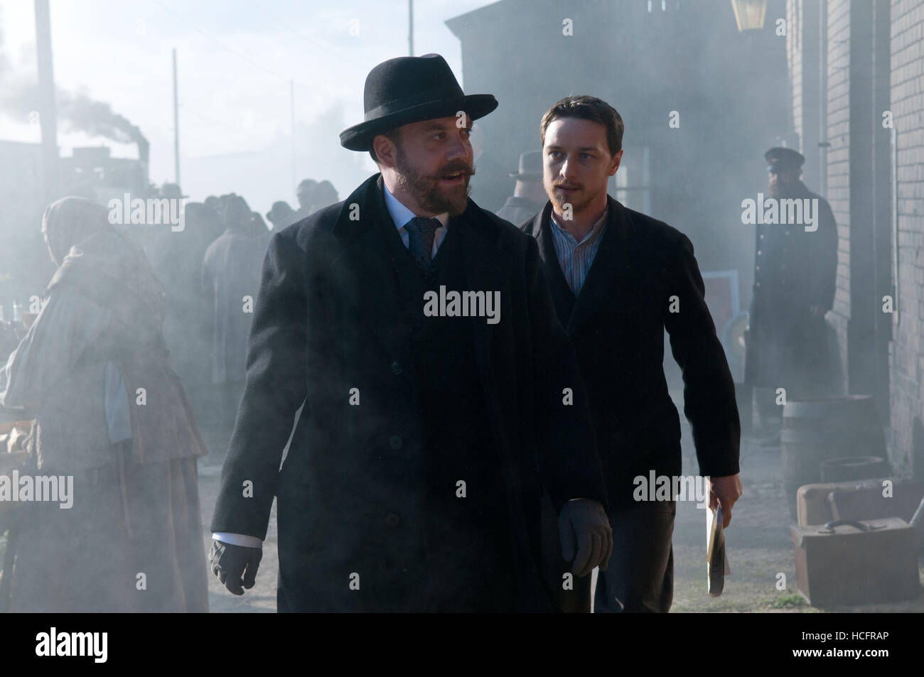 THE LAST STATION, from left: Paul Giamatti, James McAvoy, 2009. Ph ...