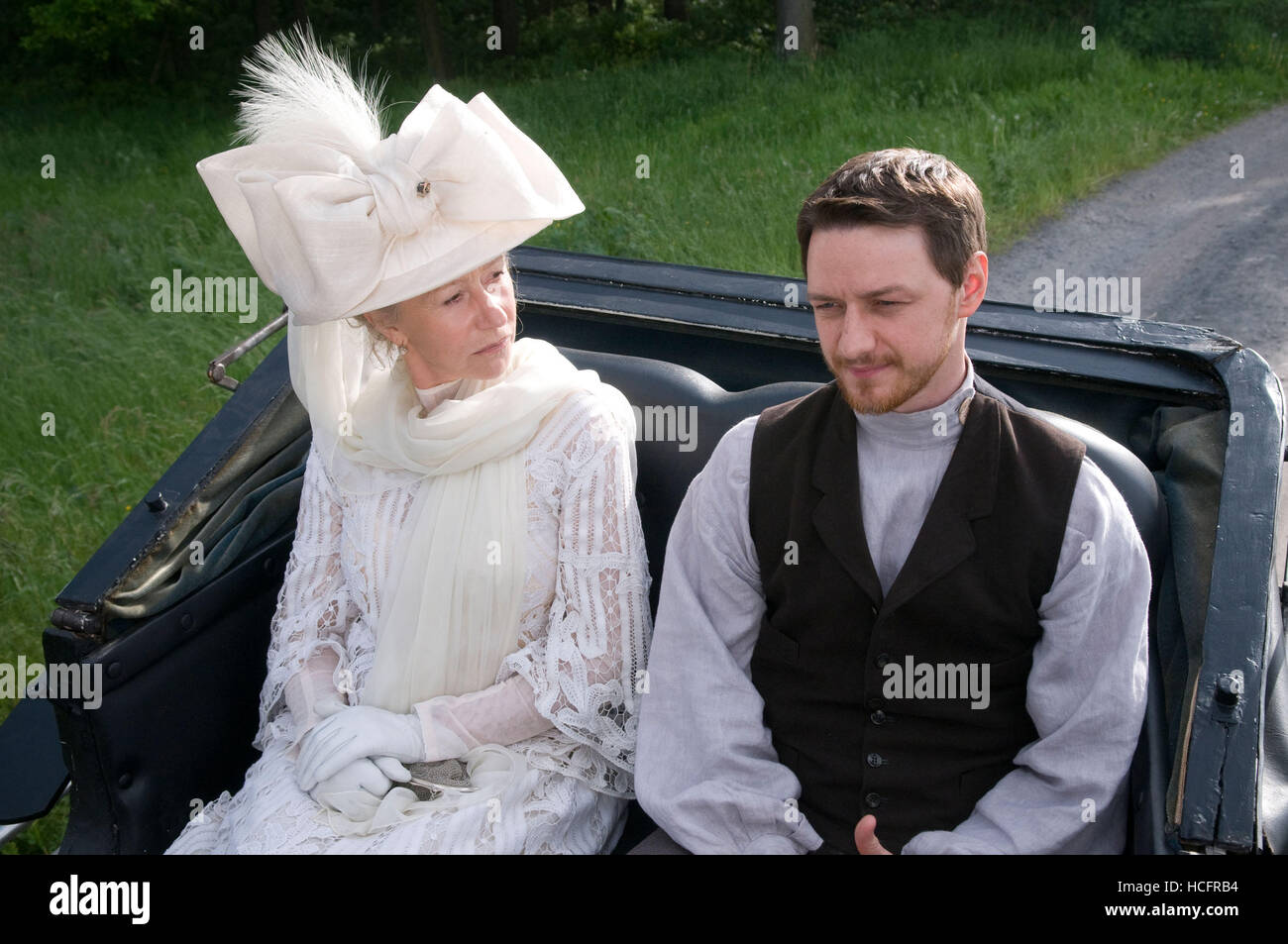 THE LAST STATION, from left: Helen Mirren, James McAvoy, 2009. Ph ...