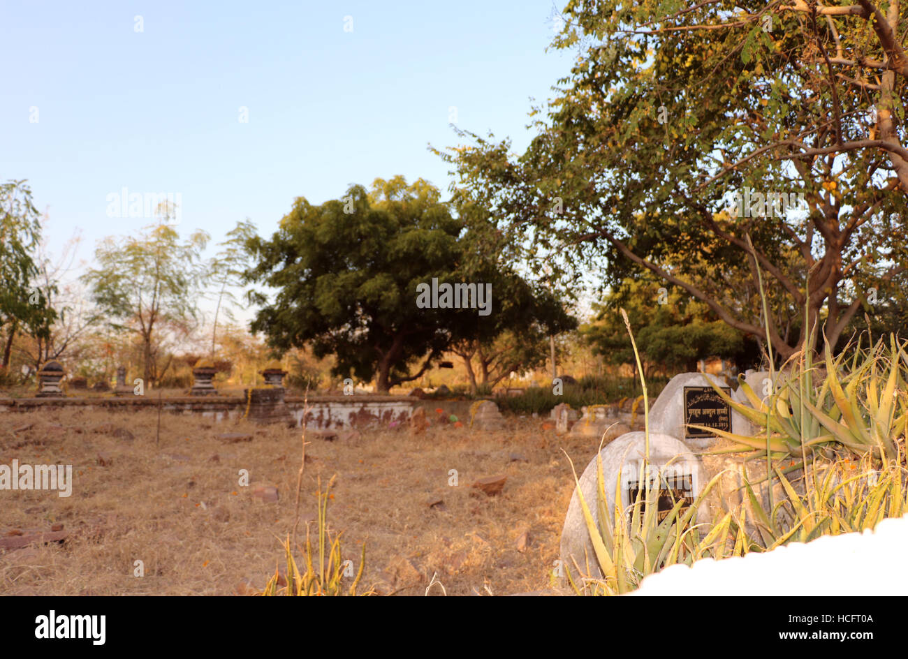 Graveyard structure hi-res stock photography and images - Alamy