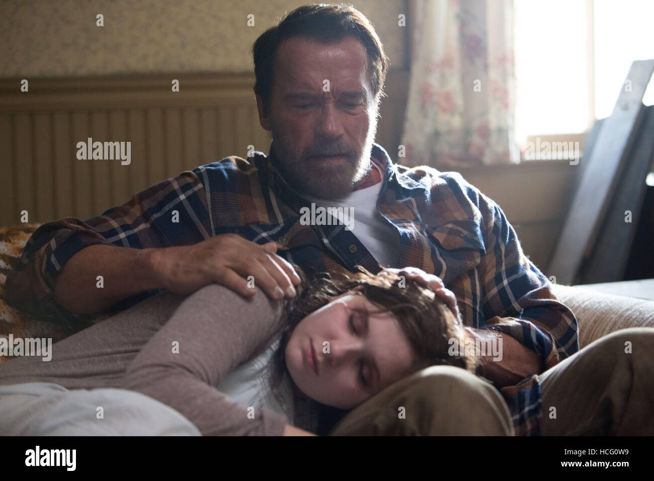 MAGGIE, from left: Arnold Schwarzenegger, Abigail Breslin, 2015. ph ...
