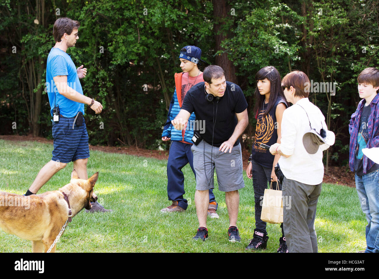 MAX, l-r: Carlos the dog, Dejon LaQuake, director Boaz Yakin, Mia ...