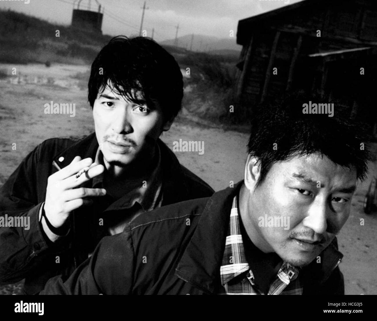MEMORIES OF MURDER, (aka SALINUI CHUEOK), Kim Sang-kyung, Song Kang-ho ...