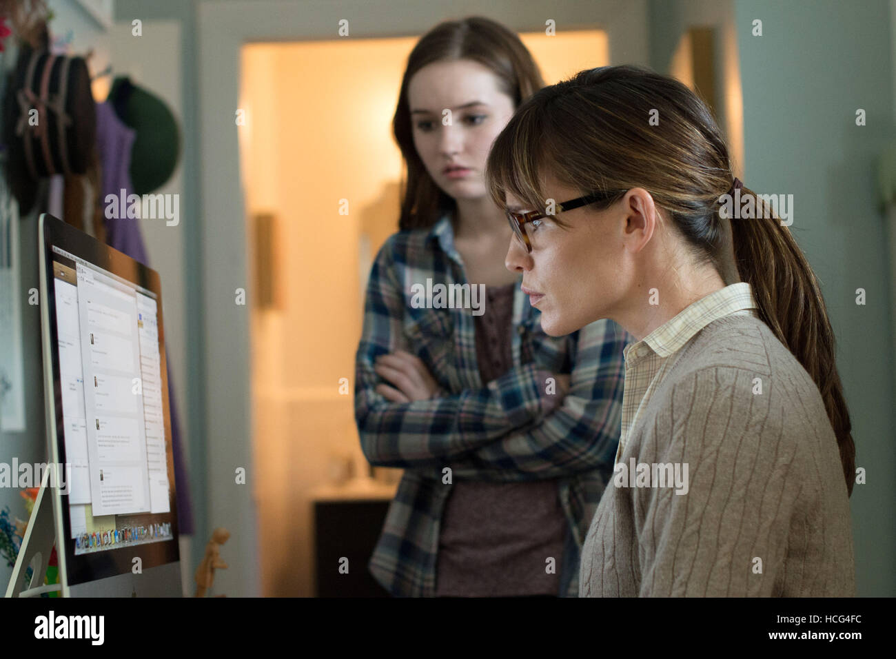 MEN, WOMEN & CHILDREN, from left: Kaitlyn Dever, Jennifer Garner, 2014 ...