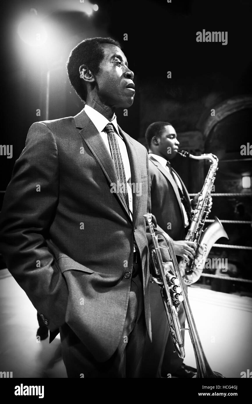 MILES AHEAD, left: Don Cheadle (as Miles Davis), 2015. ph: Brian ...