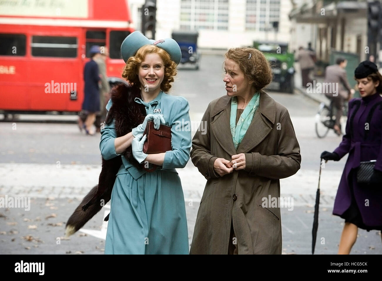 MISS PETTIGREW LIVES FOR A DAY, foreground from left: Amy Adams ...