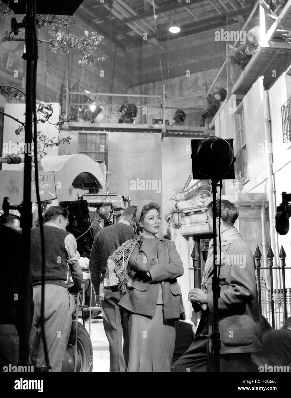 THE MINIVER STORY, Greer Garson on set, 1950 Stock Photo - Alamy