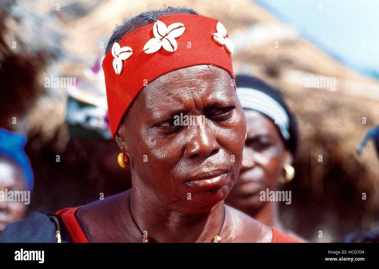 MOOLAADE, Mah Compaore, 2004, ©New Yorker Films/courtesy Everett ...