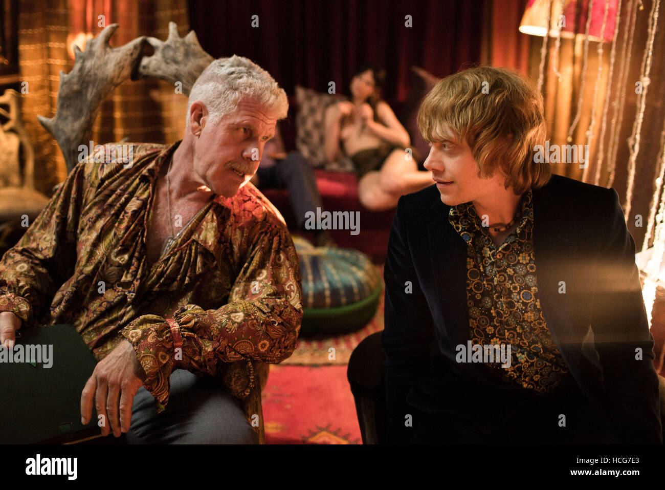 MOONWALKERS, from left: Ron Perlman, Rupert Grint, 2015. ©Alchemy ...
