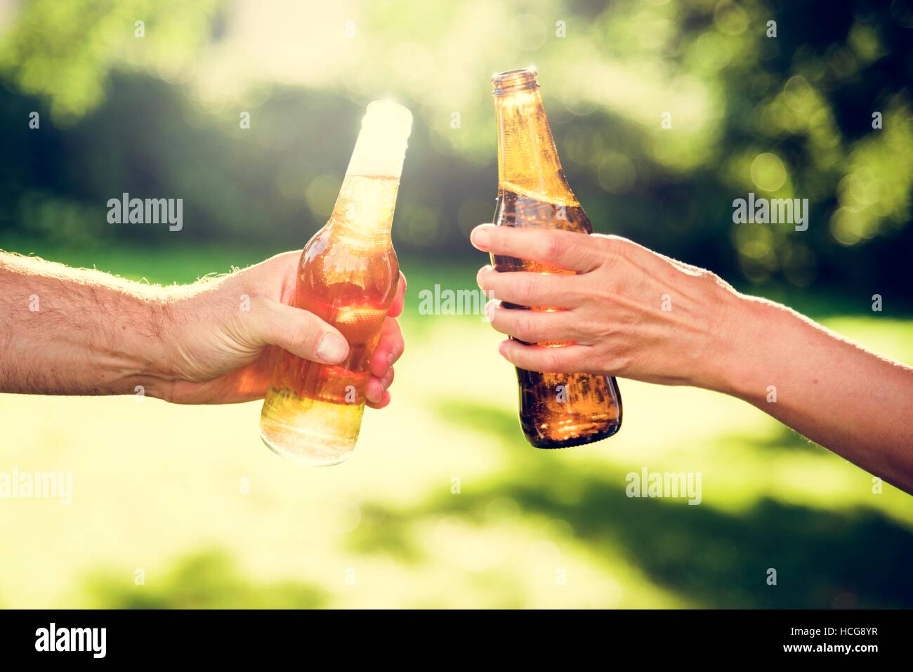 Beer cheers hand hi-res stock photography and images - Alamy