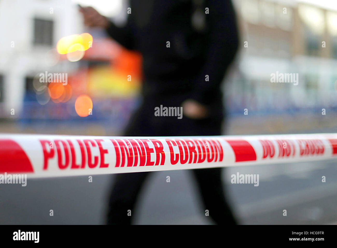 Police tape stock emergency crime hi-res stock photography and images ...