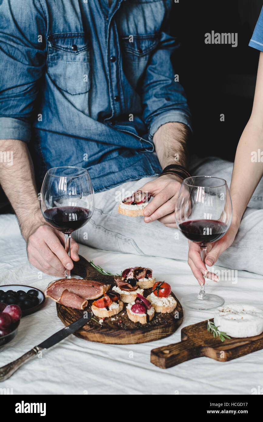Black people eating meat hi-res stock photography and images - Alamy