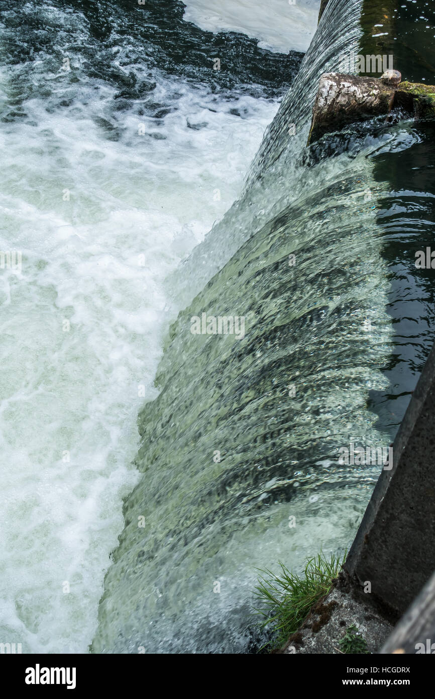 Streaming waterfall hi-res stock photography and images - Alamy