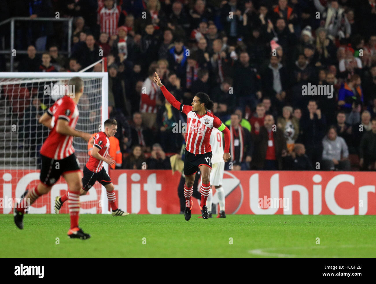 Virgil van dijk southampton uefa hi-res stock photography and images ...