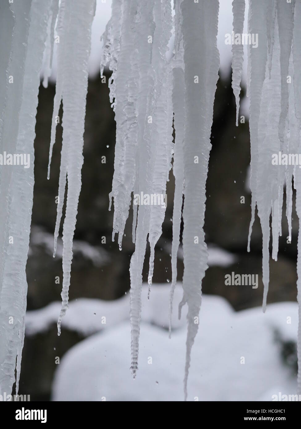 Sharp dangerous icicles hanging hi-res stock photography and images - Alamy