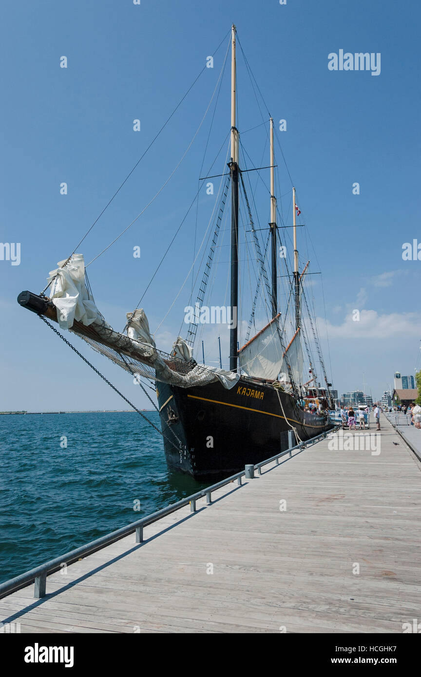 Classic wooden boat canada hi-res stock photography and images - Alamy