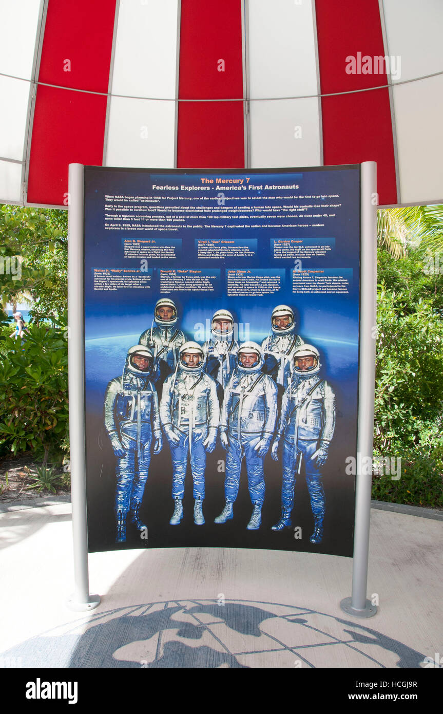 Astronaut John Glenn Friendship 7 Mercury spacecraft landing of 1962 ...