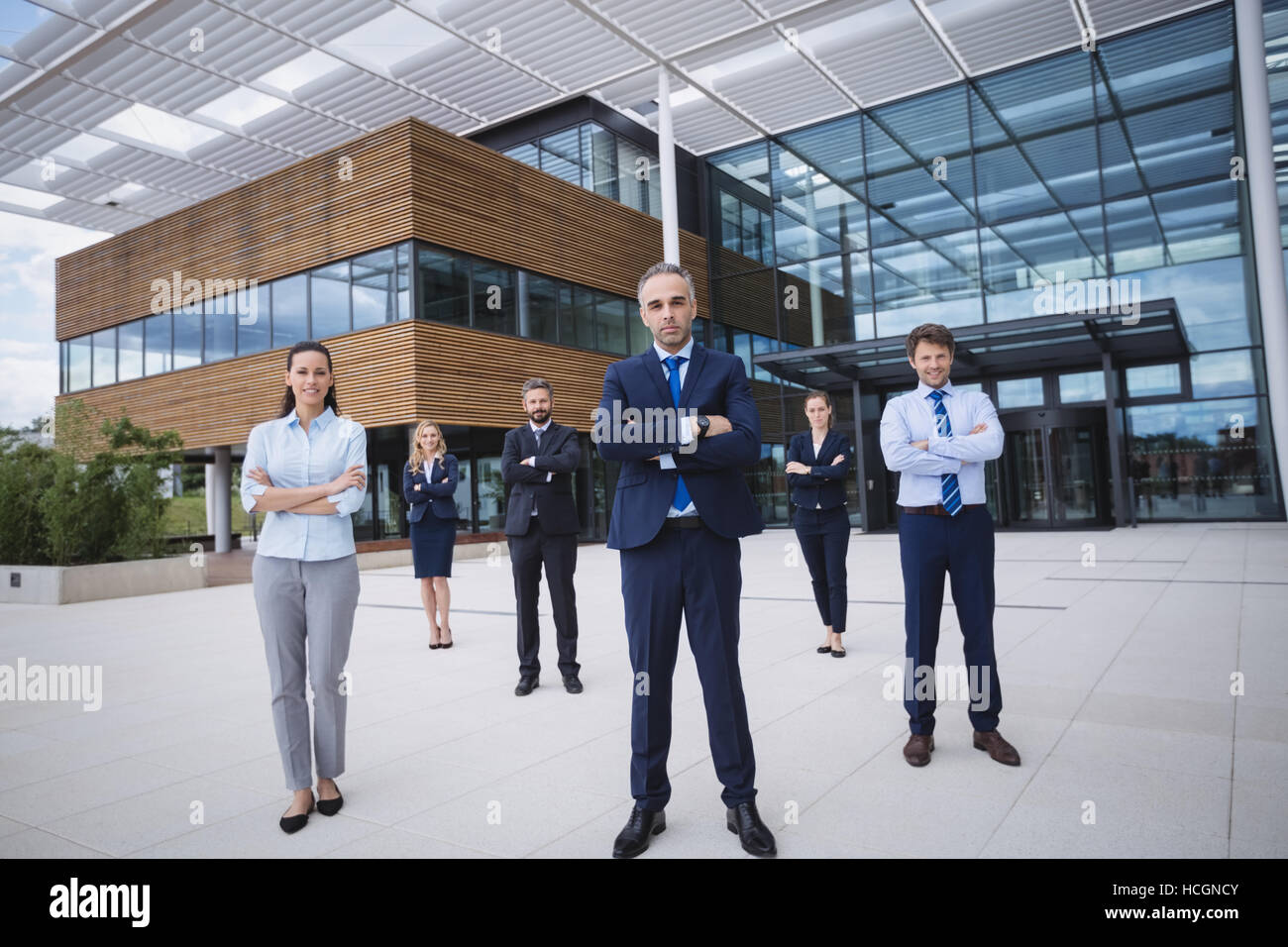 Group standing outside hi-res stock photography and images - Alamy