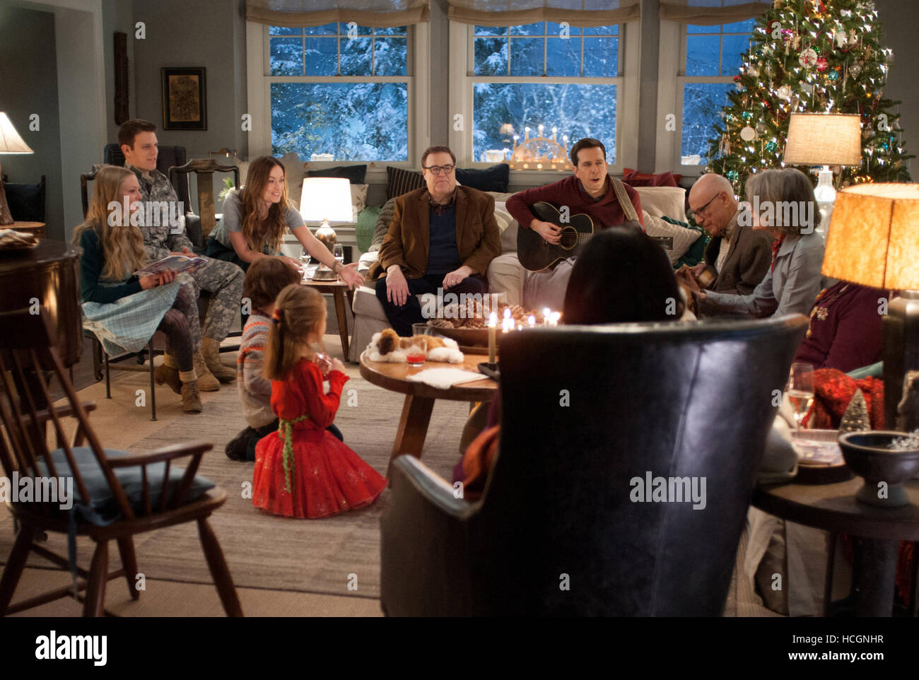 LOVE THE COOPERS, from left: Amanda Seyfried, Jake Lacy, Olivia Wilde ...