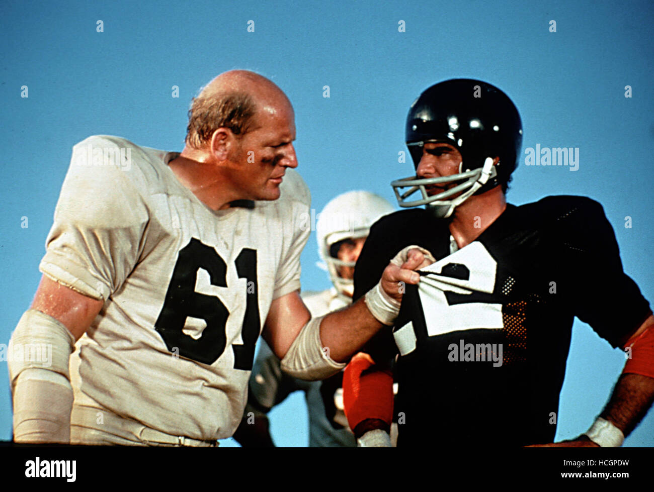 THE LONGEST YARD, Ray Nitschke, Burt Reynolds, 1974 Stock Photo - Alamy