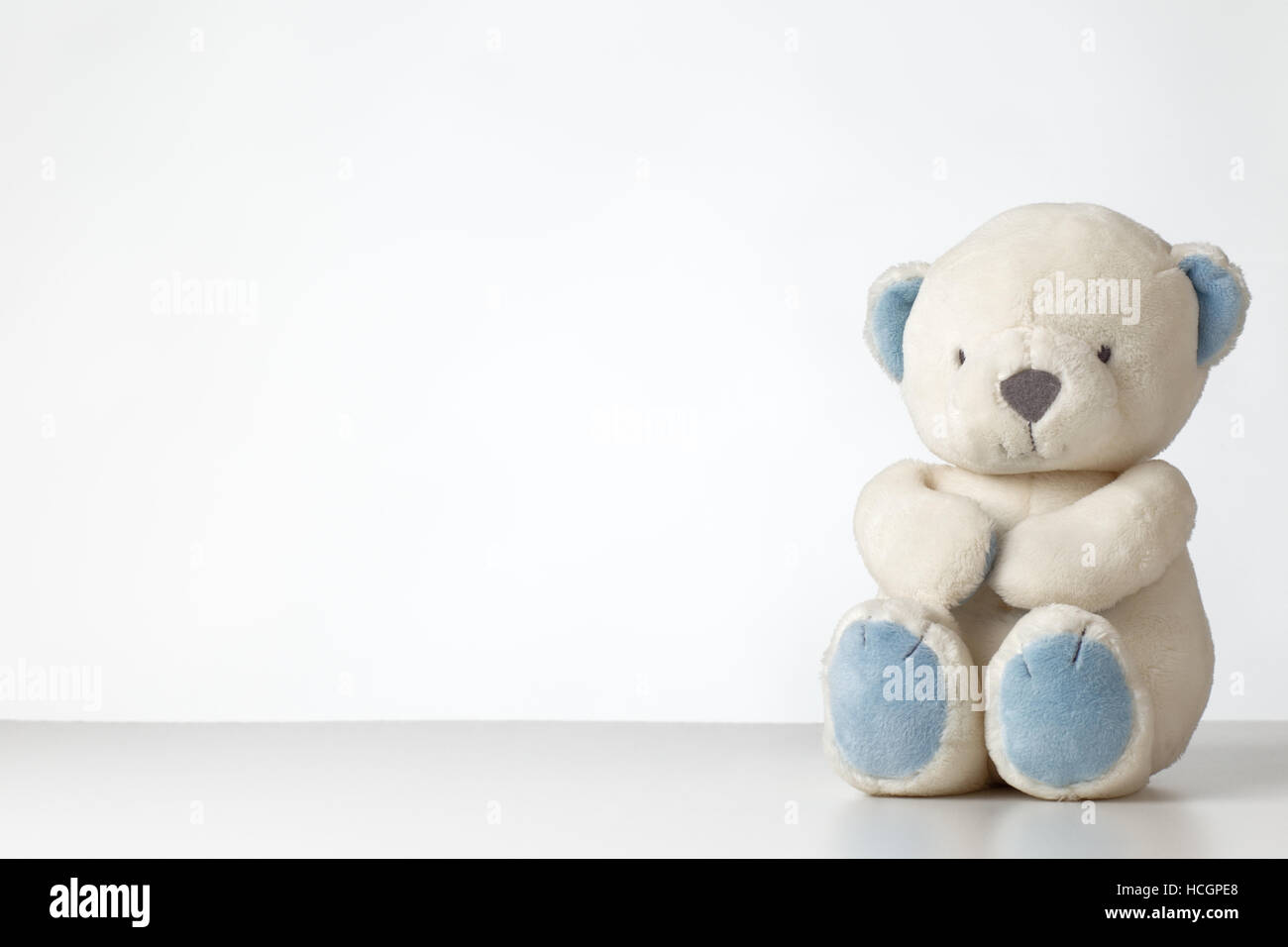 Lonely teddy hi-res stock photography and images - Alamy