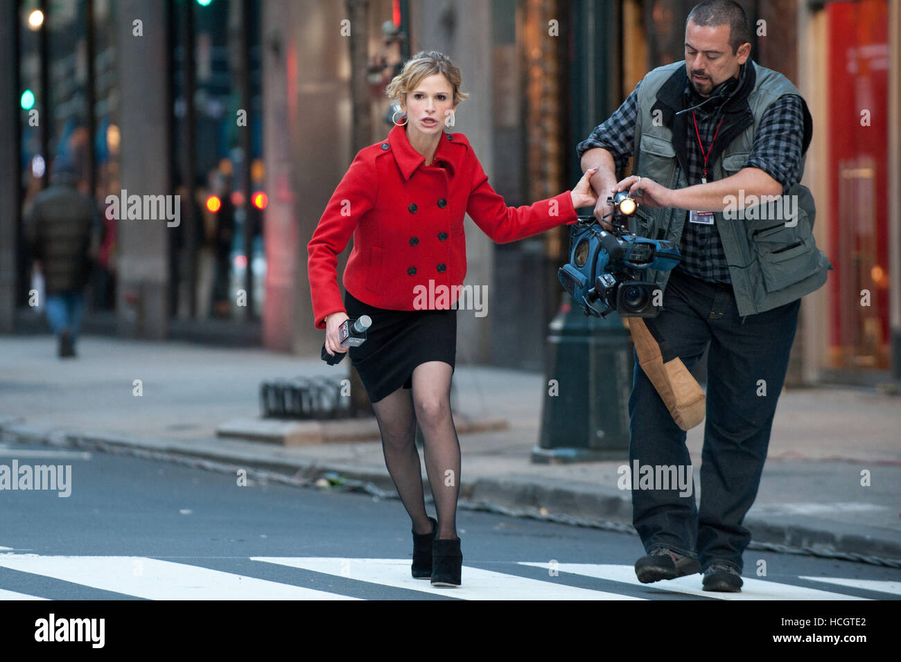 MAN ON A LEDGE, from left: Kyra Sedgwick, Frank Pando, 2012. ph: Myles ...