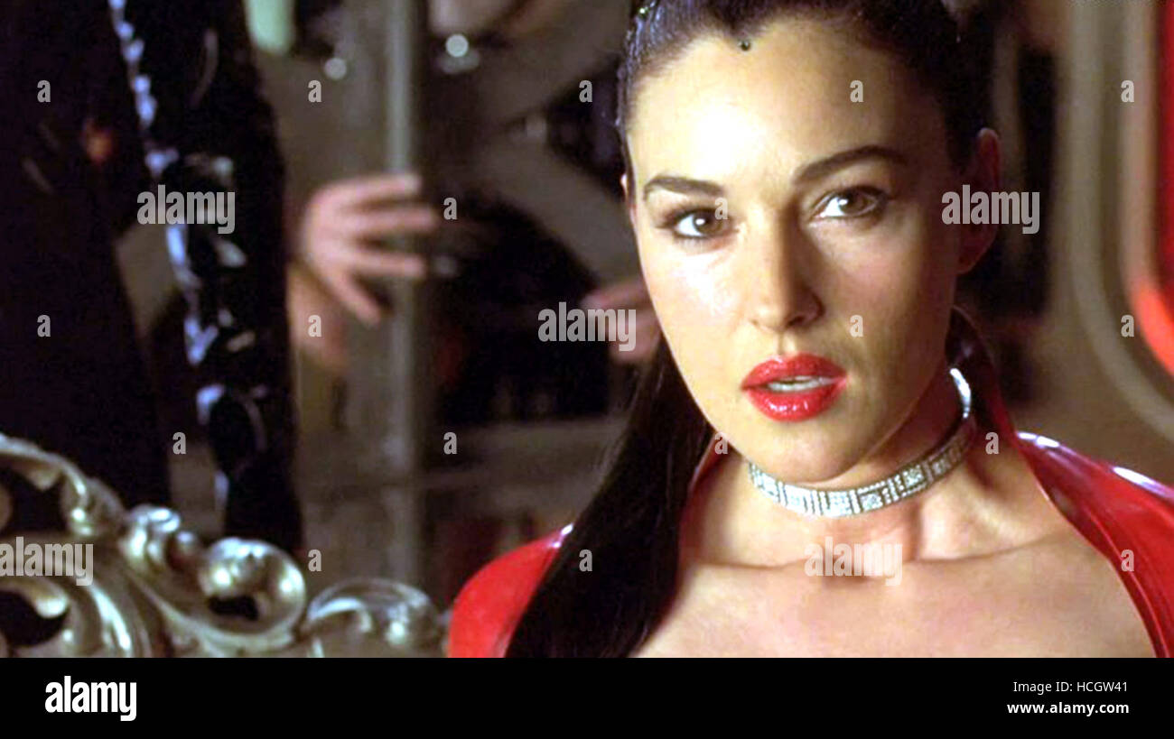 Monica bellucci matrix High Resolution Stock Photography and Images - Alamy