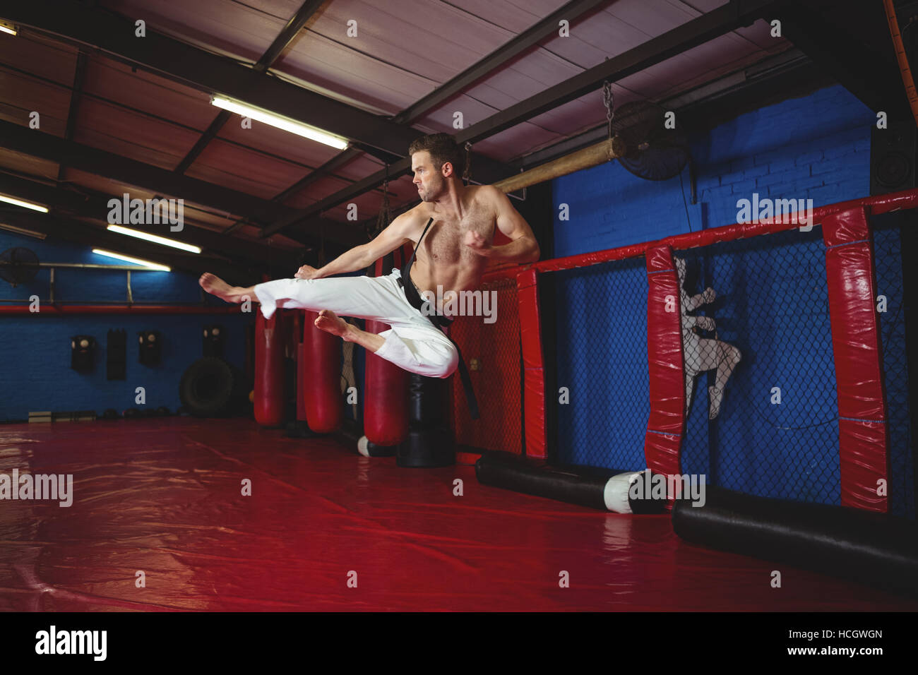 Kickboxing hi-res stock photography and images - Alamy