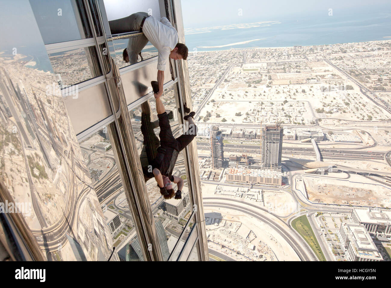 MISSION: IMPOSSIBLE - GHOST PROTOCOL, from top: Jeremy Renner, Tom ...
