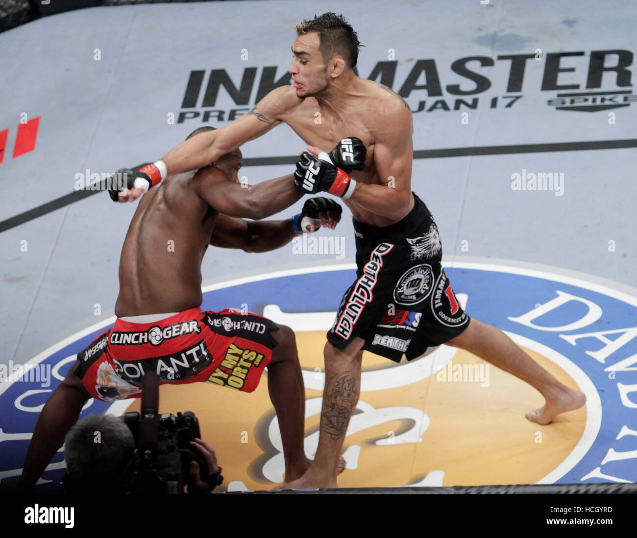 Tony Ferguson, right, fights Yves Edwards at The Ultimate Fighter 14 ...