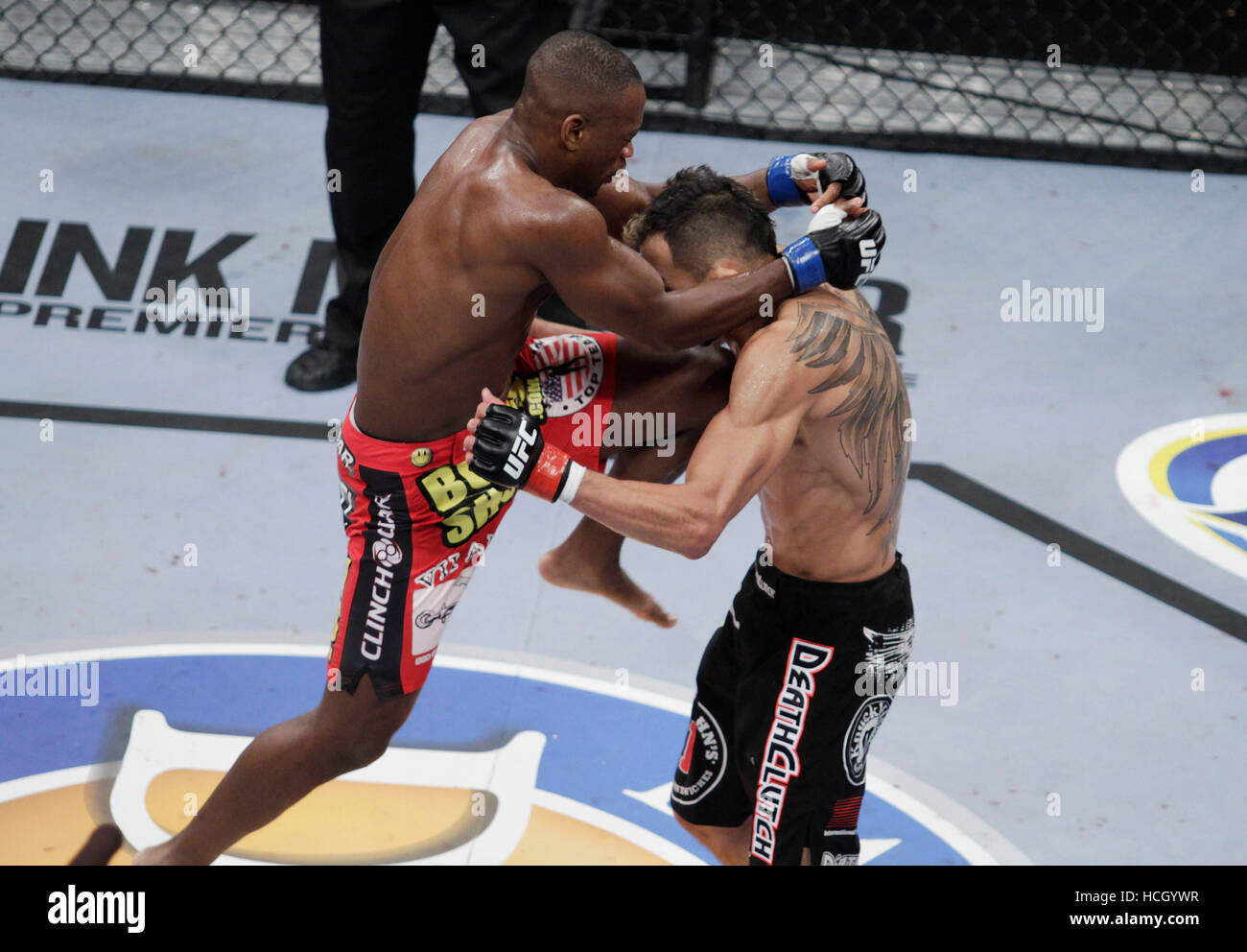 Tony Ferguson, right, fights Yves Edwards at The Ultimate Fighter 14 ...