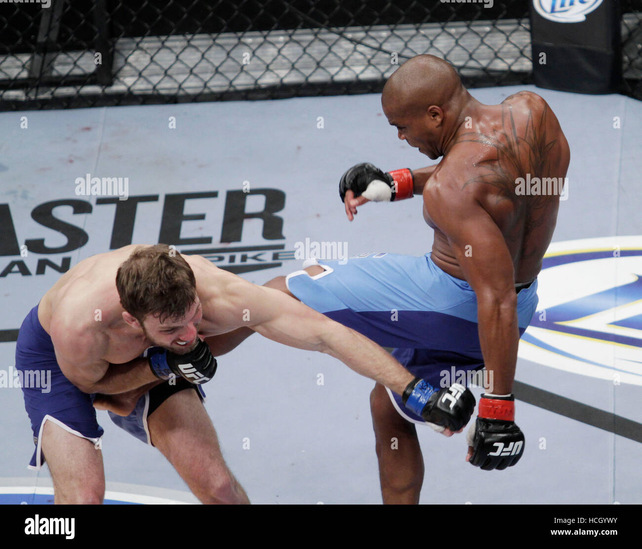 Marcus Brimage, right, fights Stephen Bass at The Ultimate Fighter 14 ...