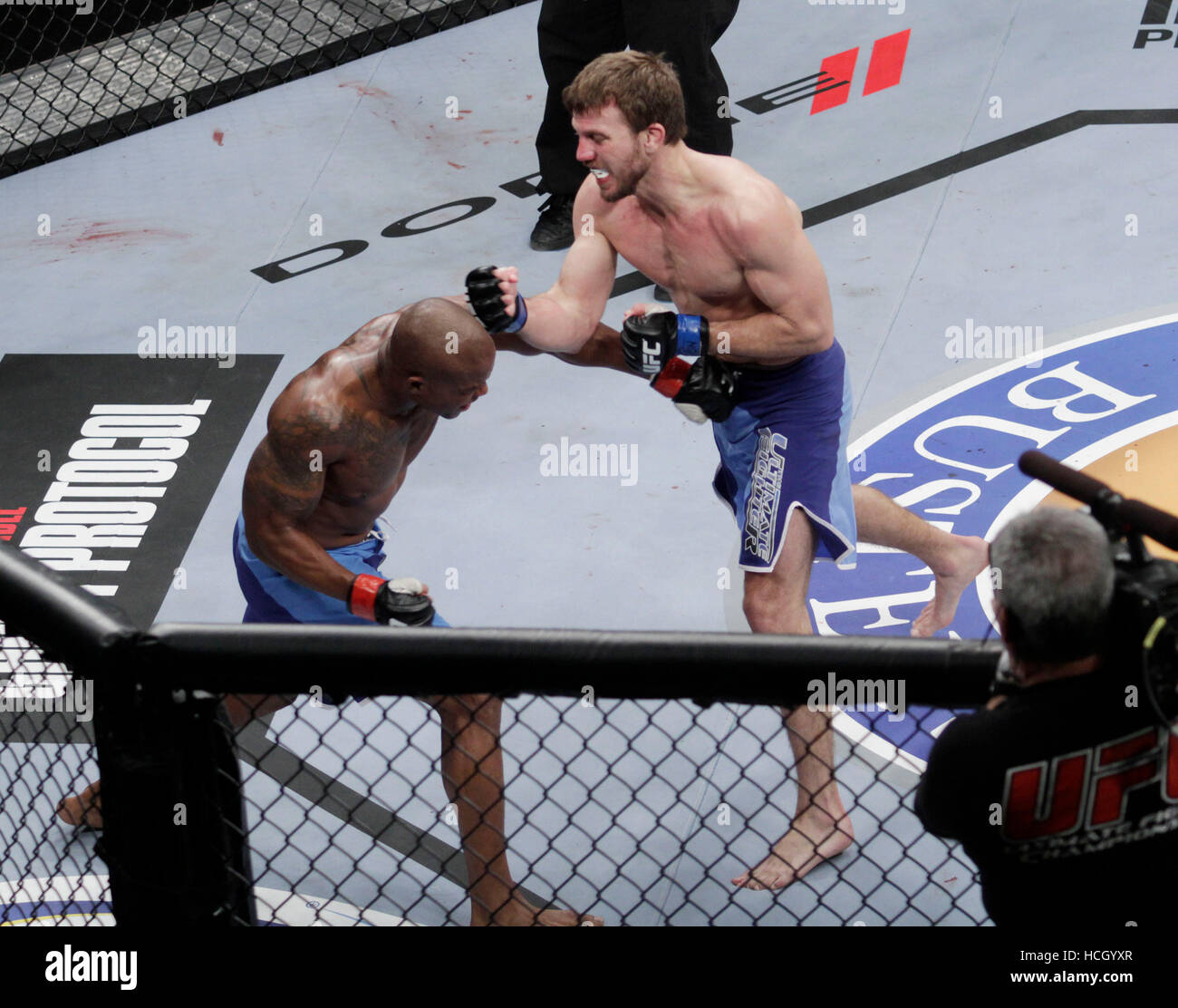 Marcus Brimage, left, fights Stephen Bass at The Ultimate Fighter 14 ...