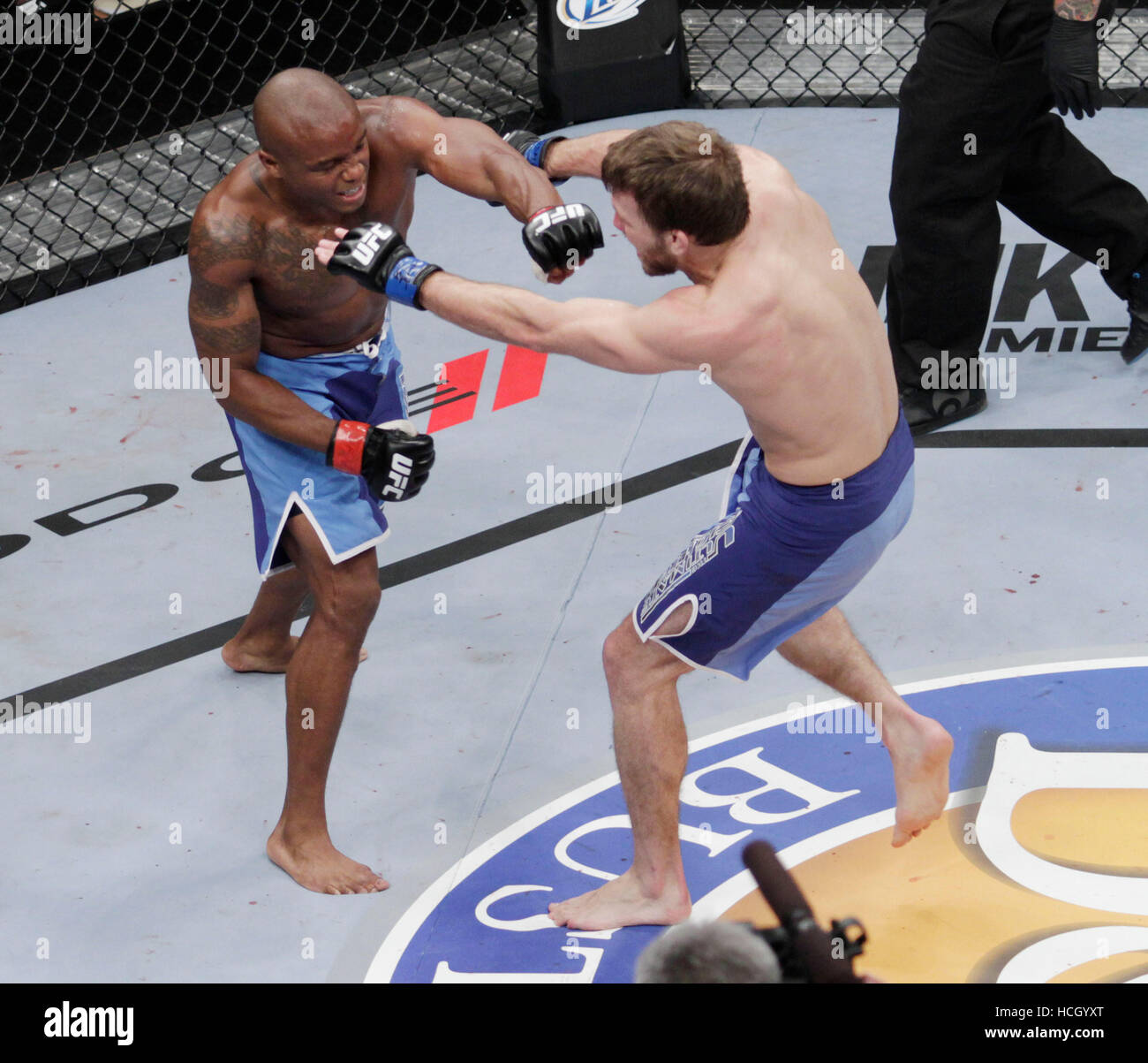 Marcus Brimage, left, fights Stephen Bass at The Ultimate Fighter 14 ...