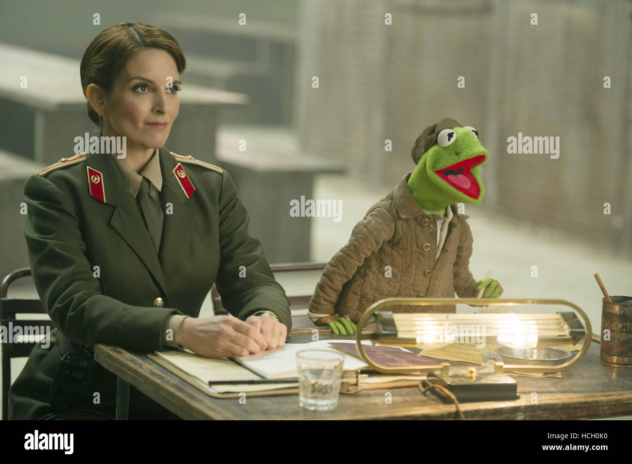 MUPPETS MOST WANTED, l-r: Tina Fey, Kermit the Frog, 2014, ph: Jay ...