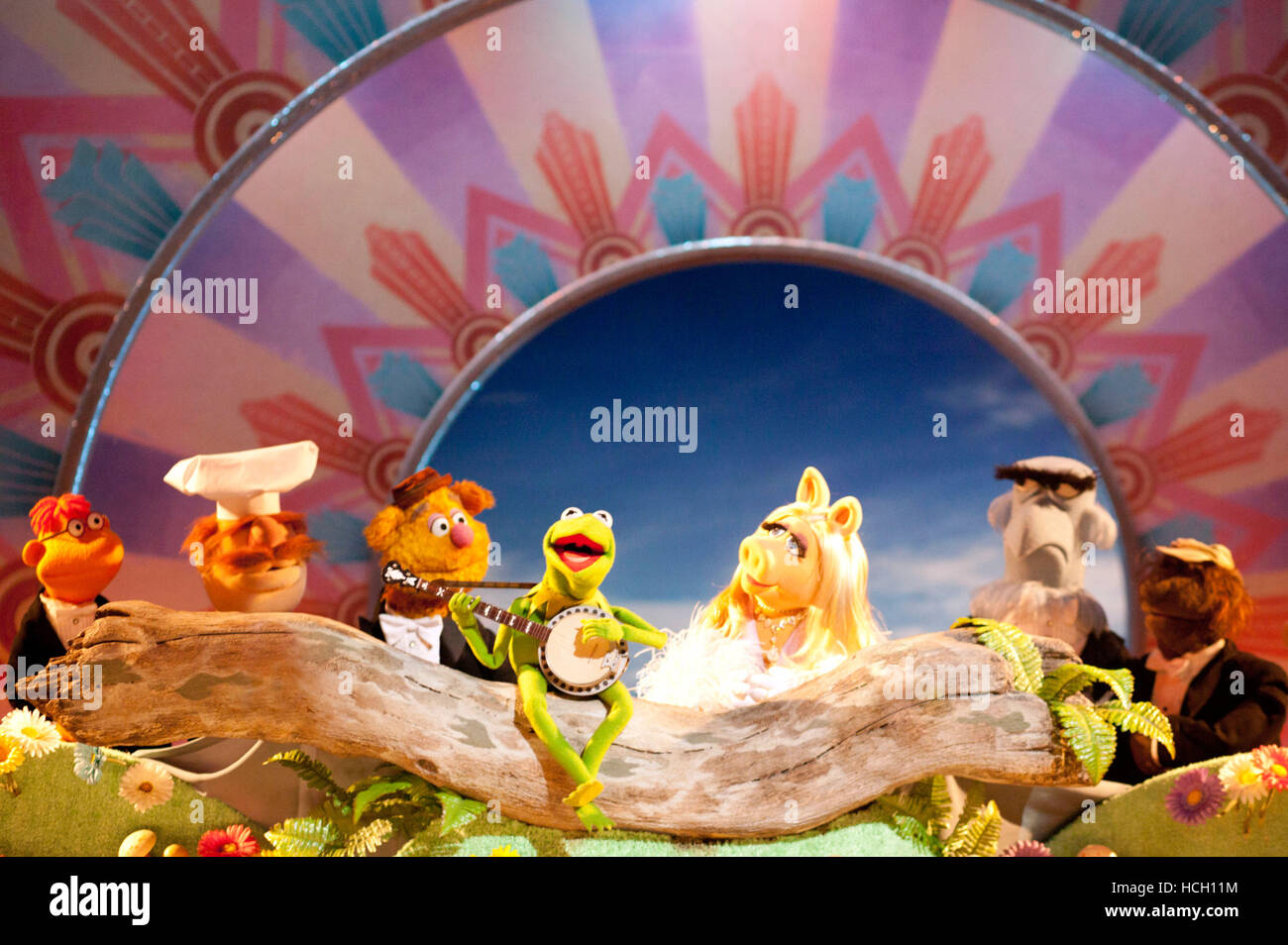 THE MUPPETS, l-r: Scooter, Swedish Chef, Fozzie Bear, Kermit the Frog ...