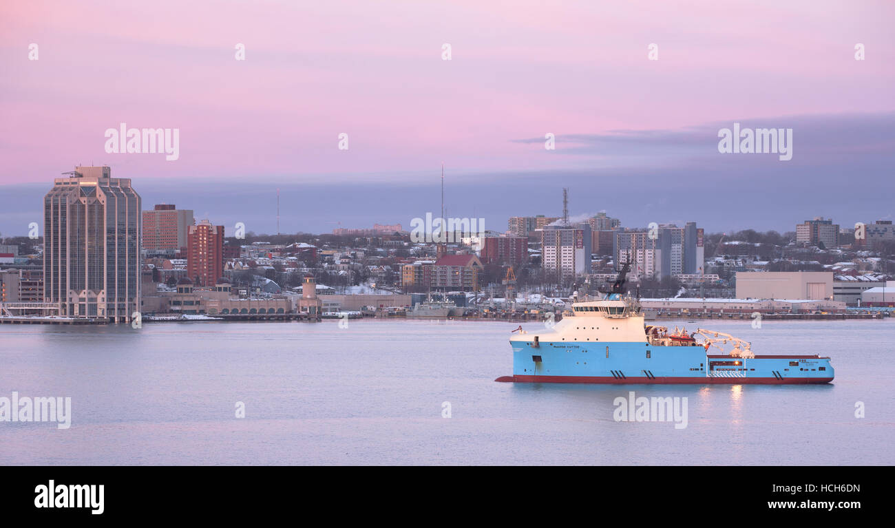 Maersk cutter hi-res stock photography and images - Alamy