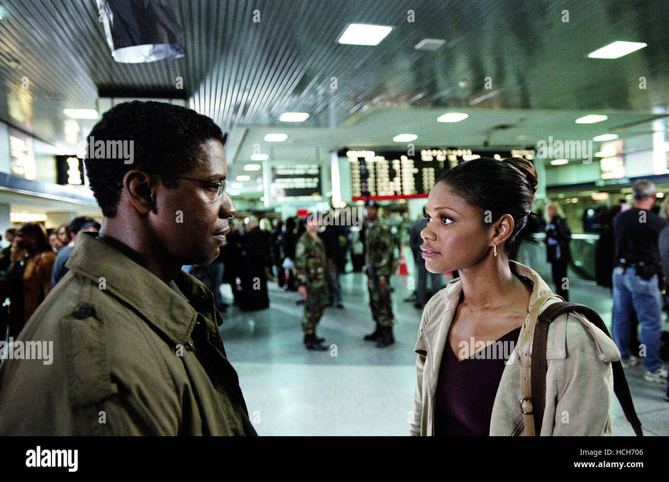 THE MANCHURIAN CANDIDATE, Denzel Washington, Kimberly Elise, 2004, (c ...